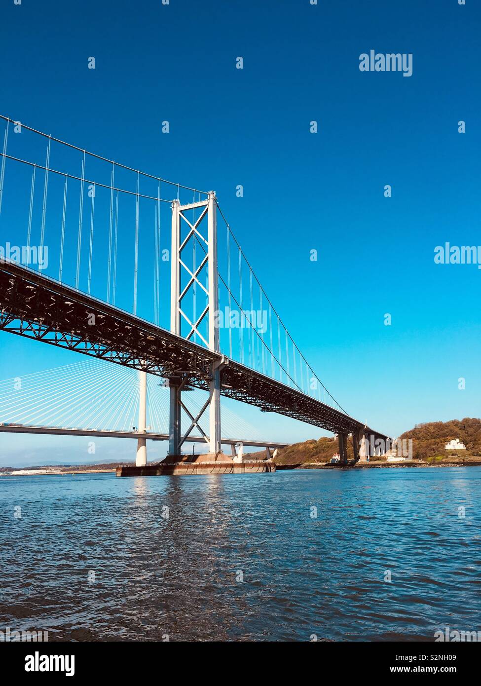 The forth road bridge hi-res stock photography and images - Alamy