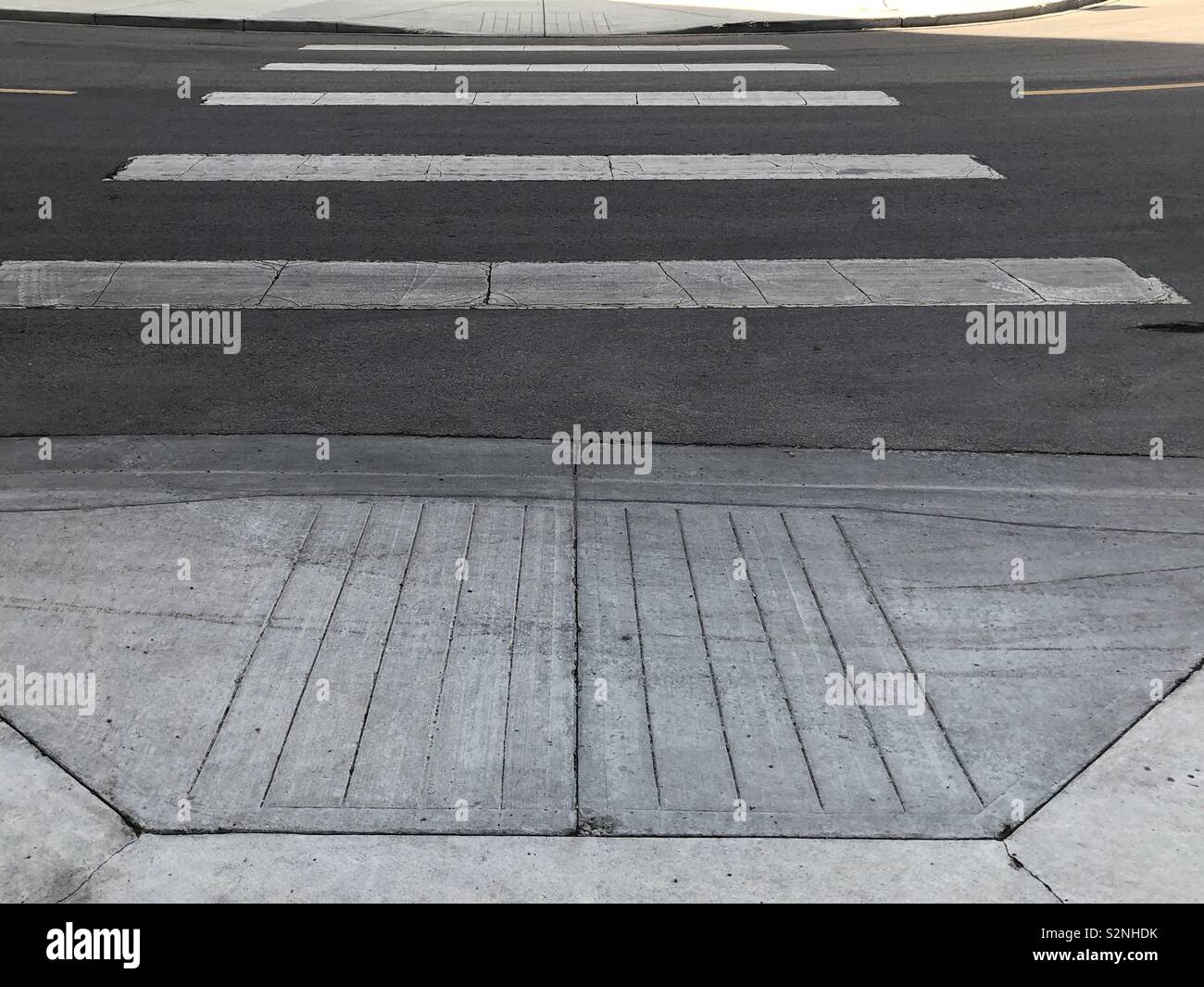 Crossroad crosswalk hi-res stock photography and images - Alamy