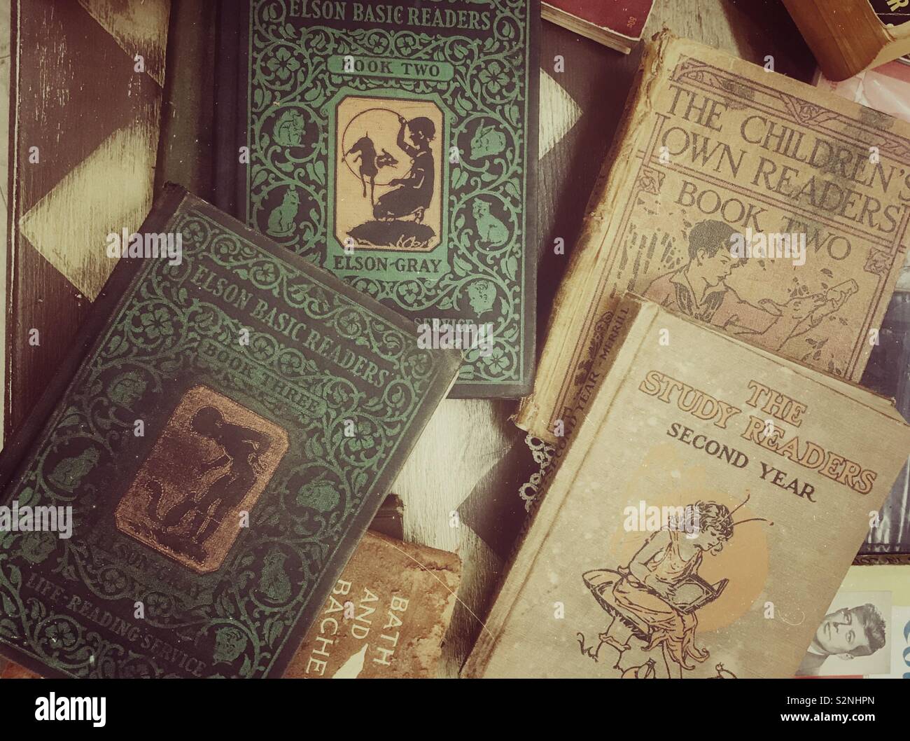 Children readers hi-res stock photography and images - Alamy