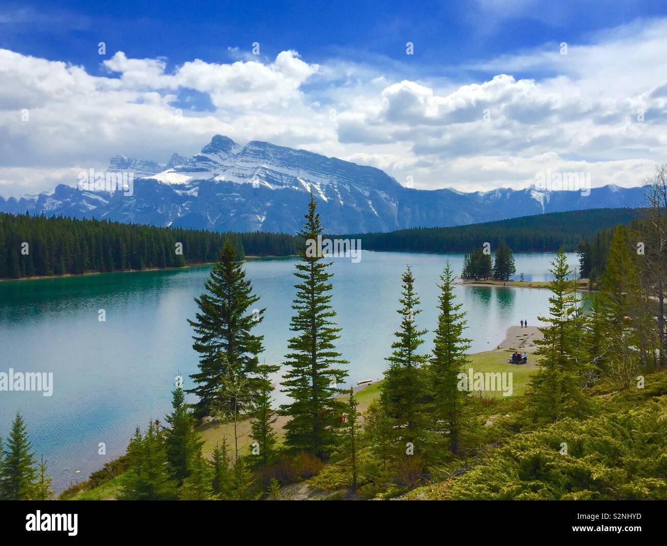 Two Jack Lake, Banff National Park, Alberta, Canada Stock Photo - Alamy