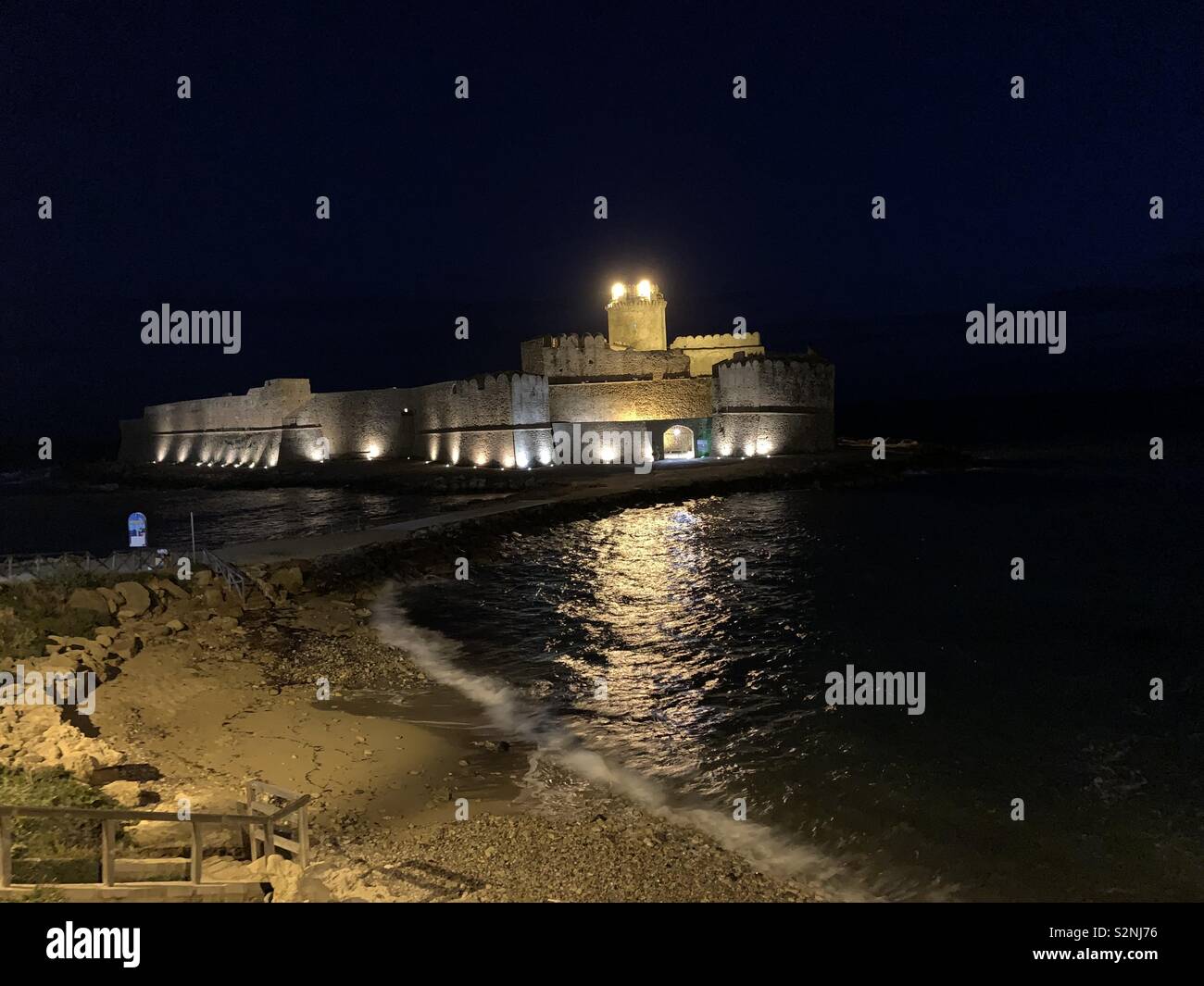 Castella hi-res stock photography and images - Alamy