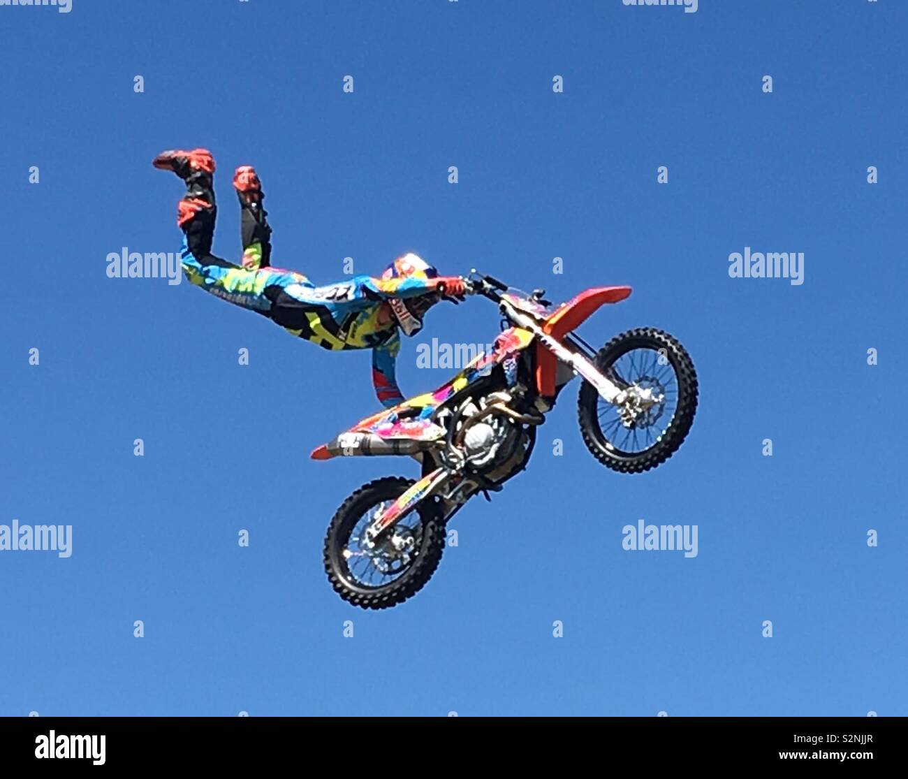 Airborne stunt hi-res stock photography and images - Alamy