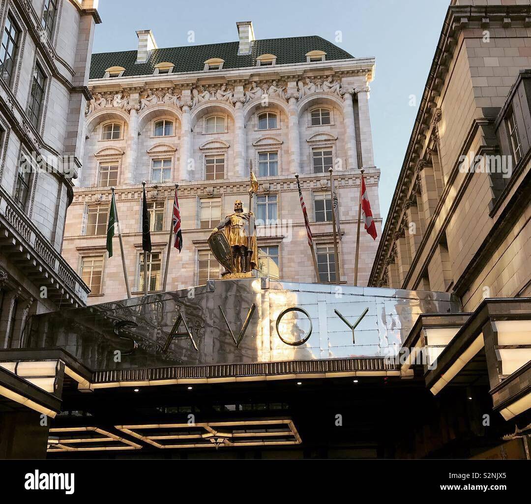 Savoy hotel london restaurant hi-res stock photography and images - Alamy