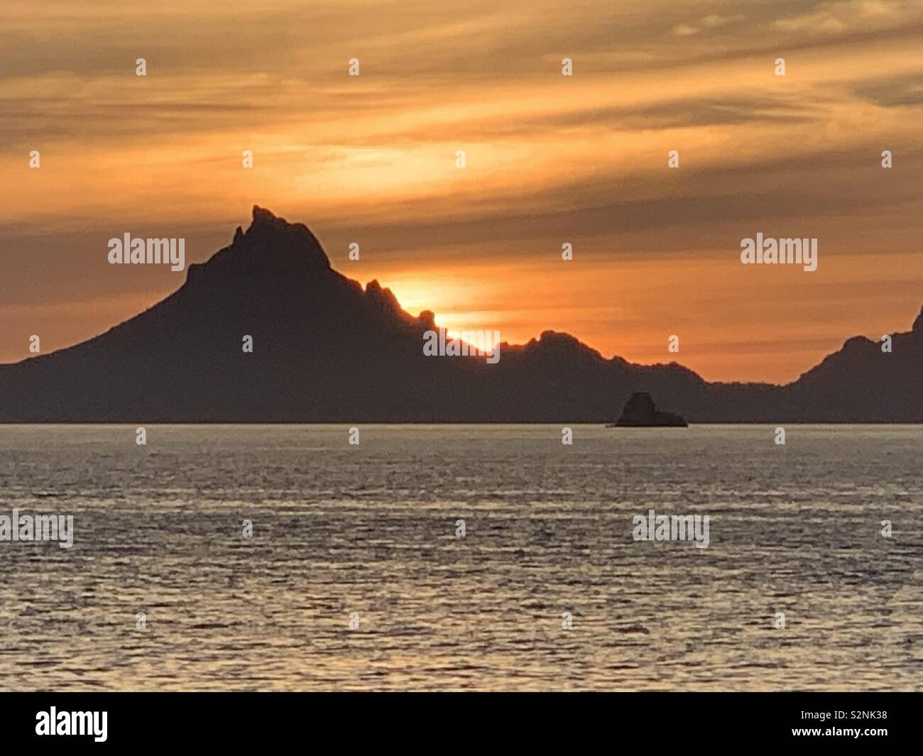 Sunset at sea view hi-res stock photography and images - Alamy