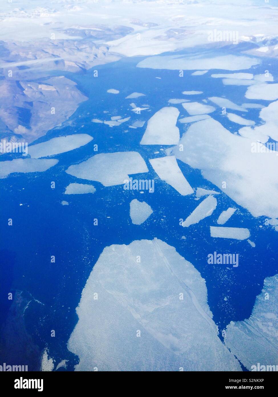 Flying over north pole hi-res stock photography and images - Alamy