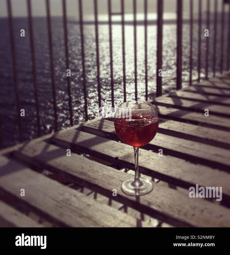 Mare libero hi-res stock photography and images - Alamy