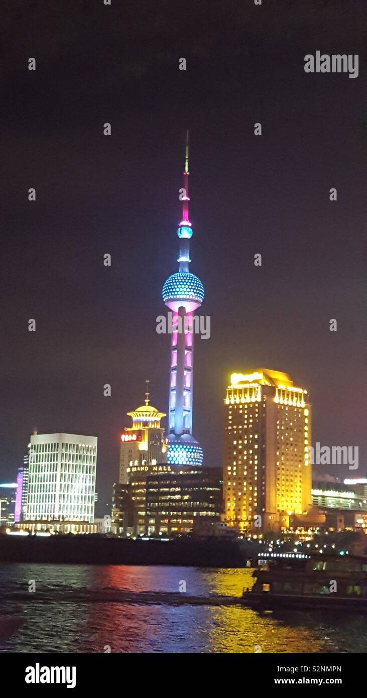 Pearl colours hi-res stock photography and images - Alamy