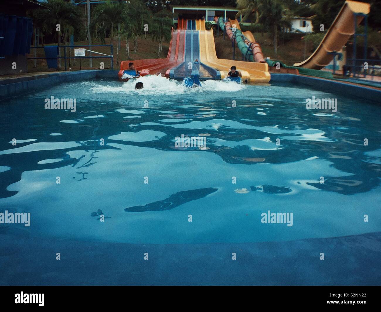 Children playing swimming pool hi-res stock photography and images - Alamy