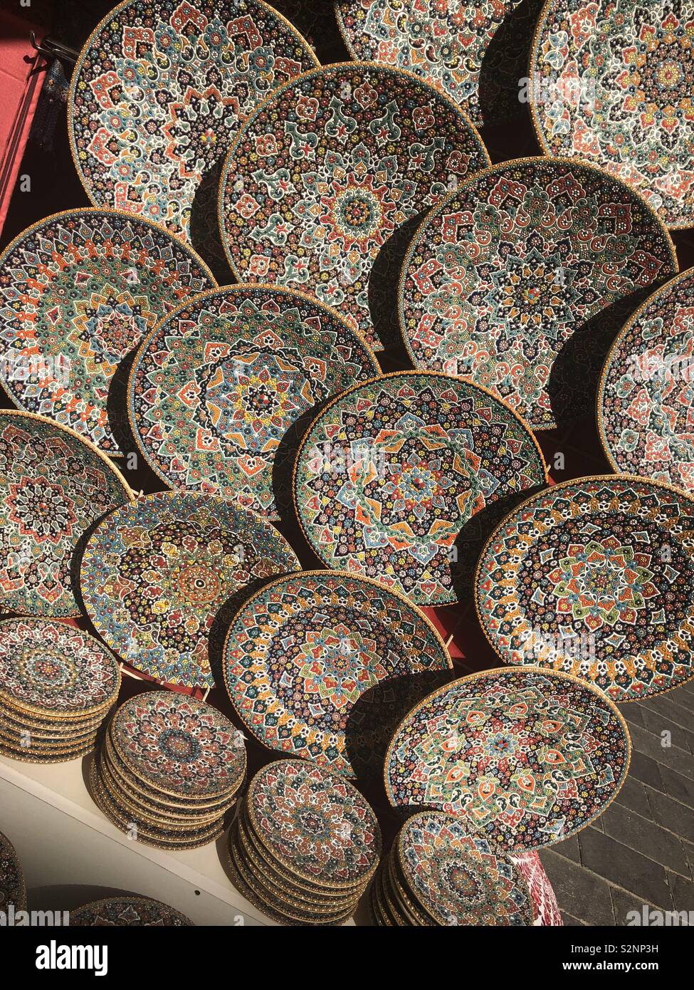 Arabic plates hi-res stock photography and images - Alamy
