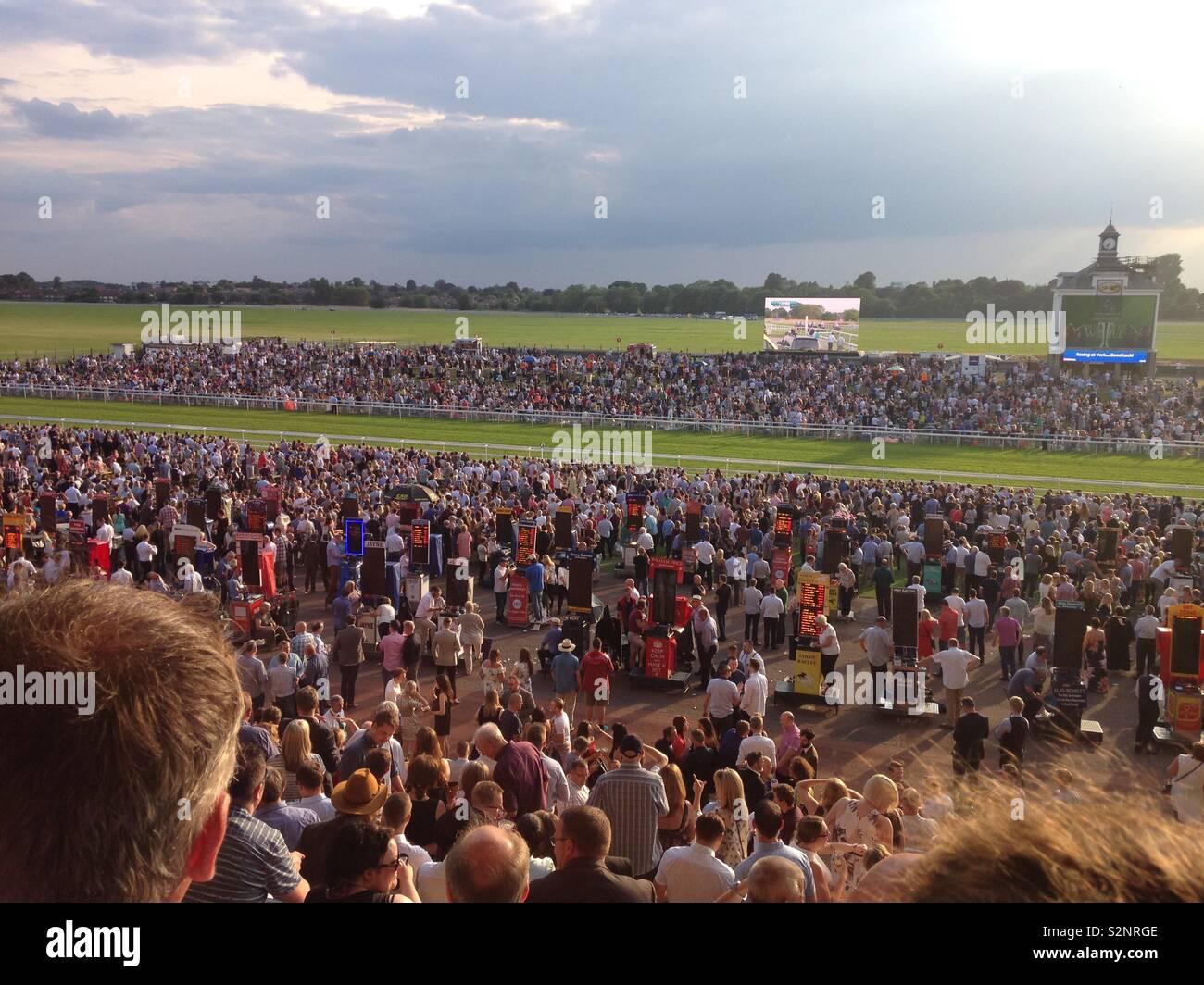 York races bookies hi-res stock photography and images - Alamy