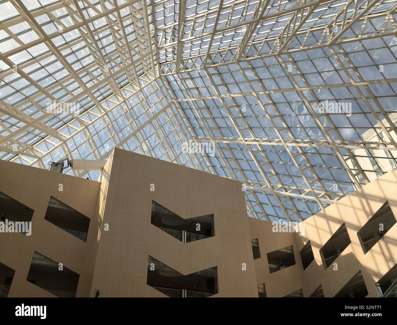 Pyramid structure hi-res stock photography and images - Alamy