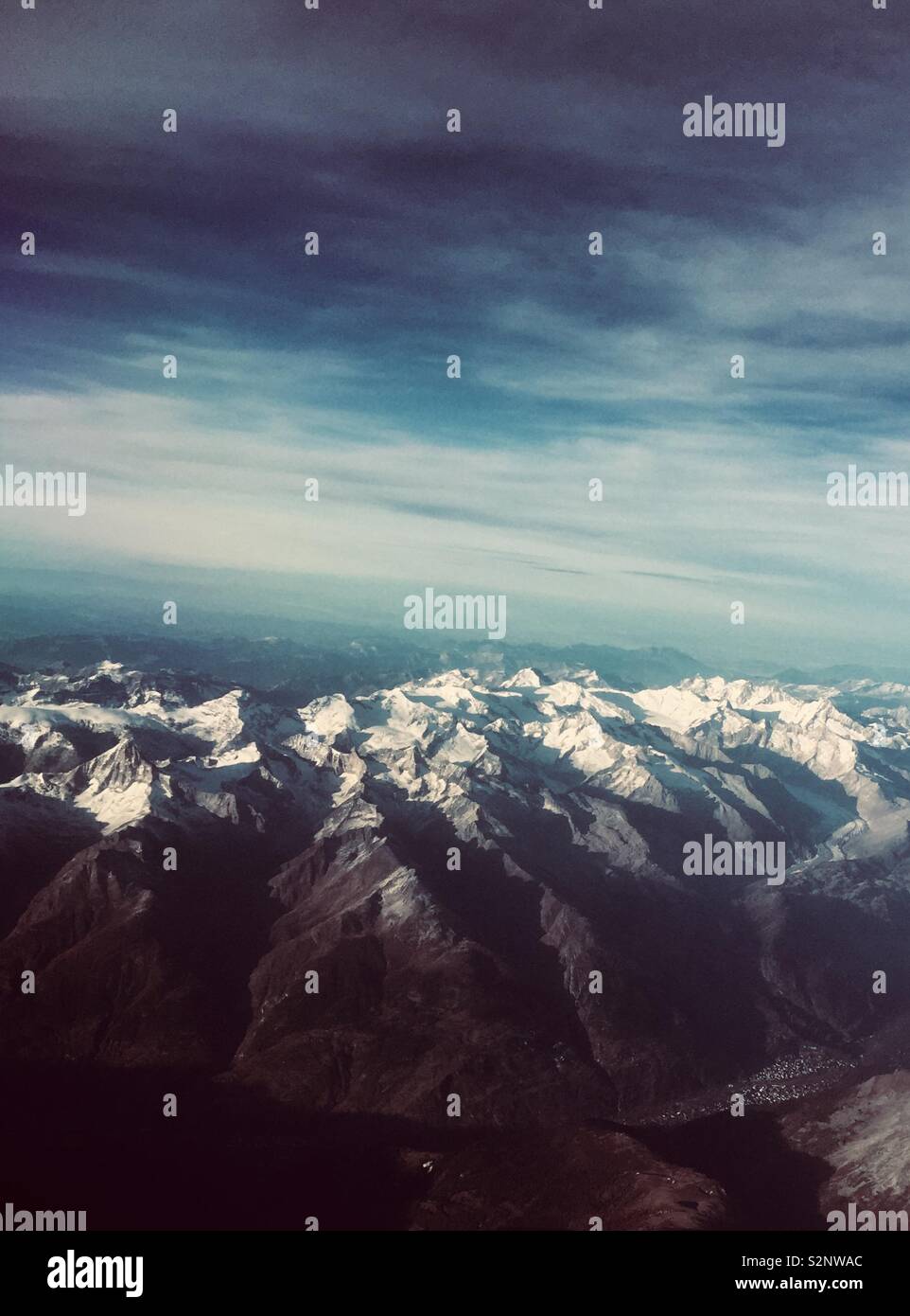 Mountains overview hi-res stock photography and images - Alamy