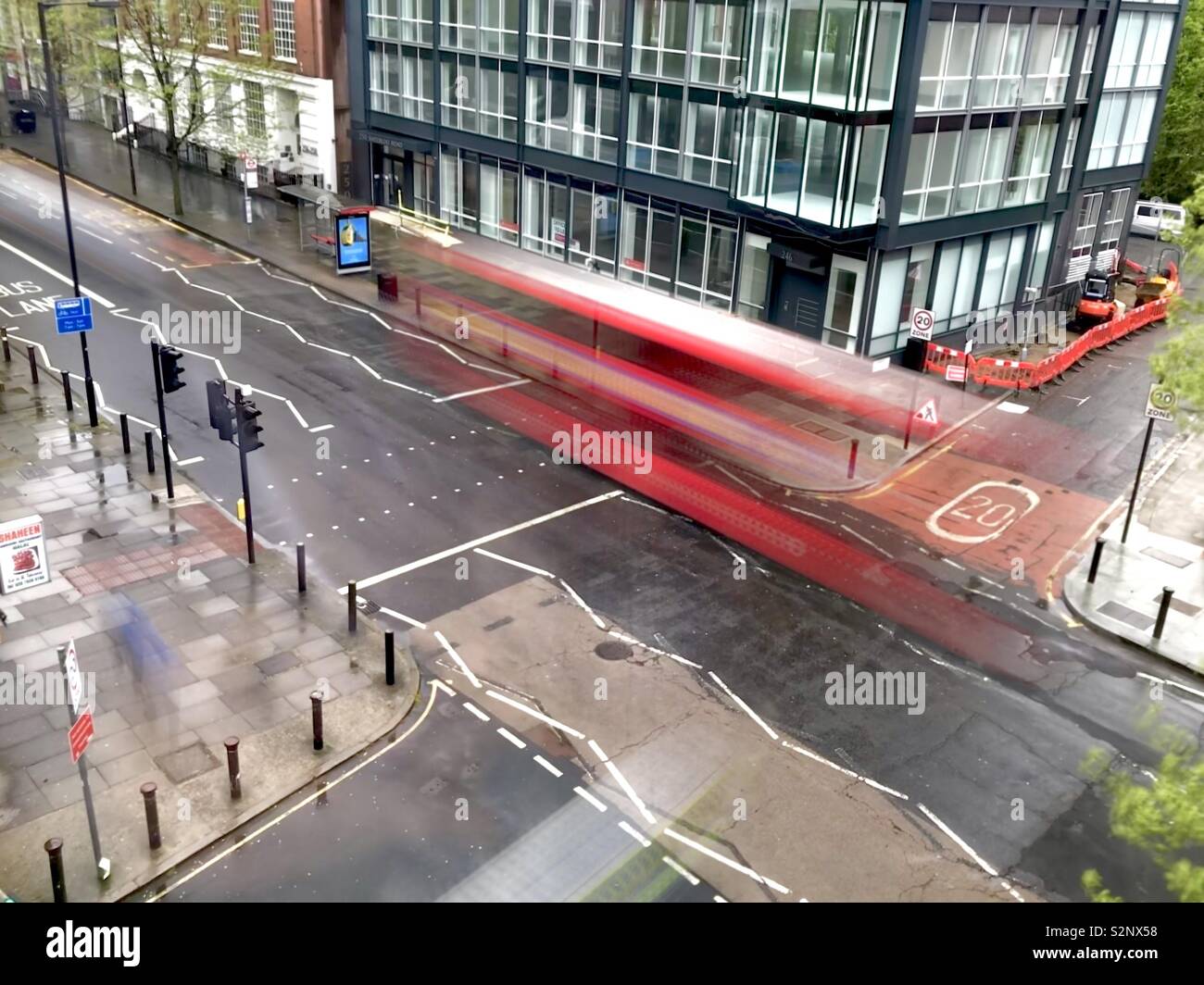 Big Red Bus Stock Photos & Big Red Bus Stock Images - Alamy
