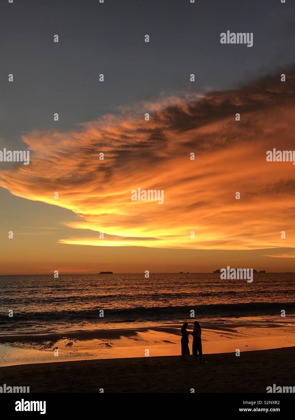 Proposal sunset hi-res stock photography and images - Alamy