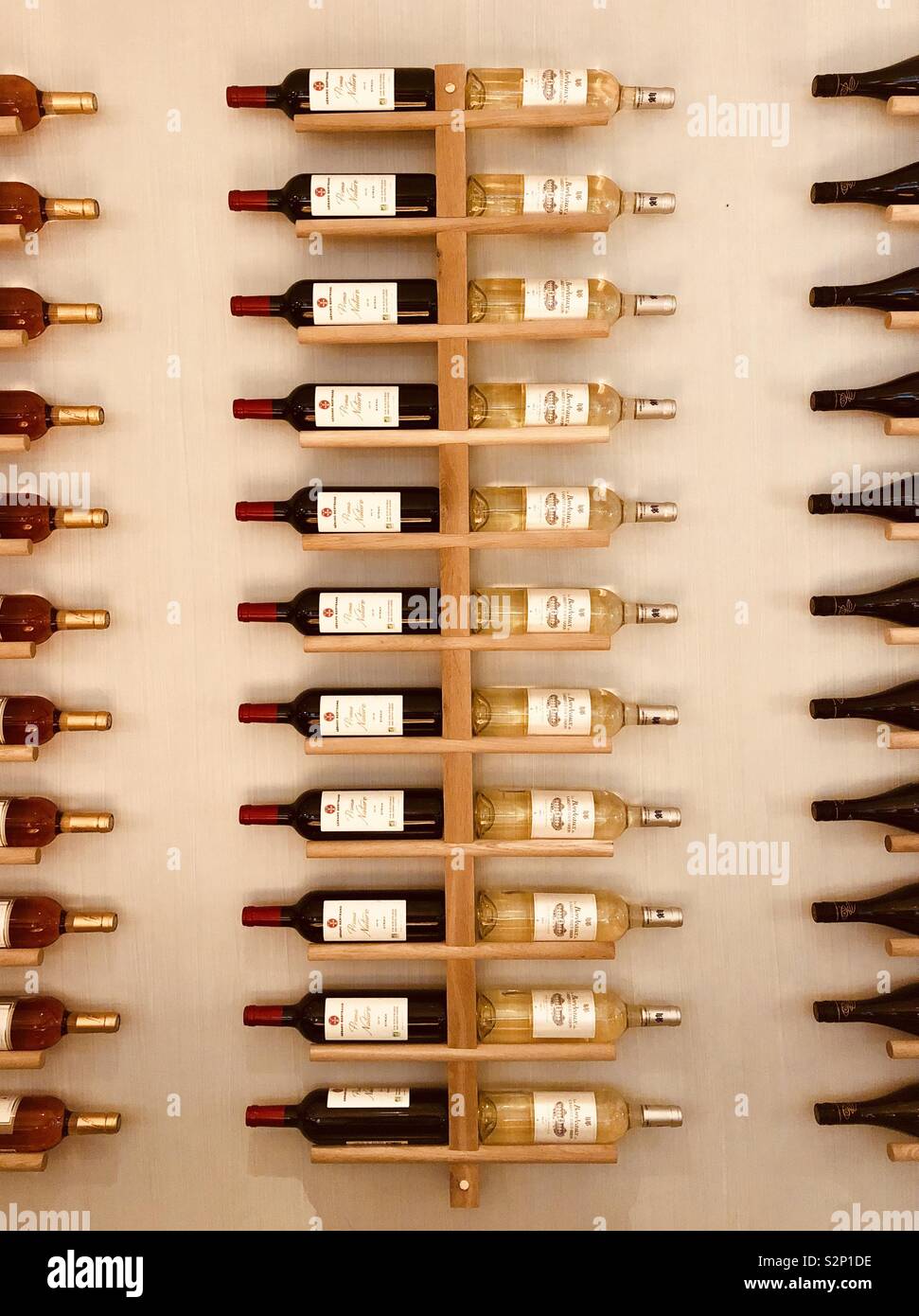 White wine rack hi-res stock photography and images - Alamy