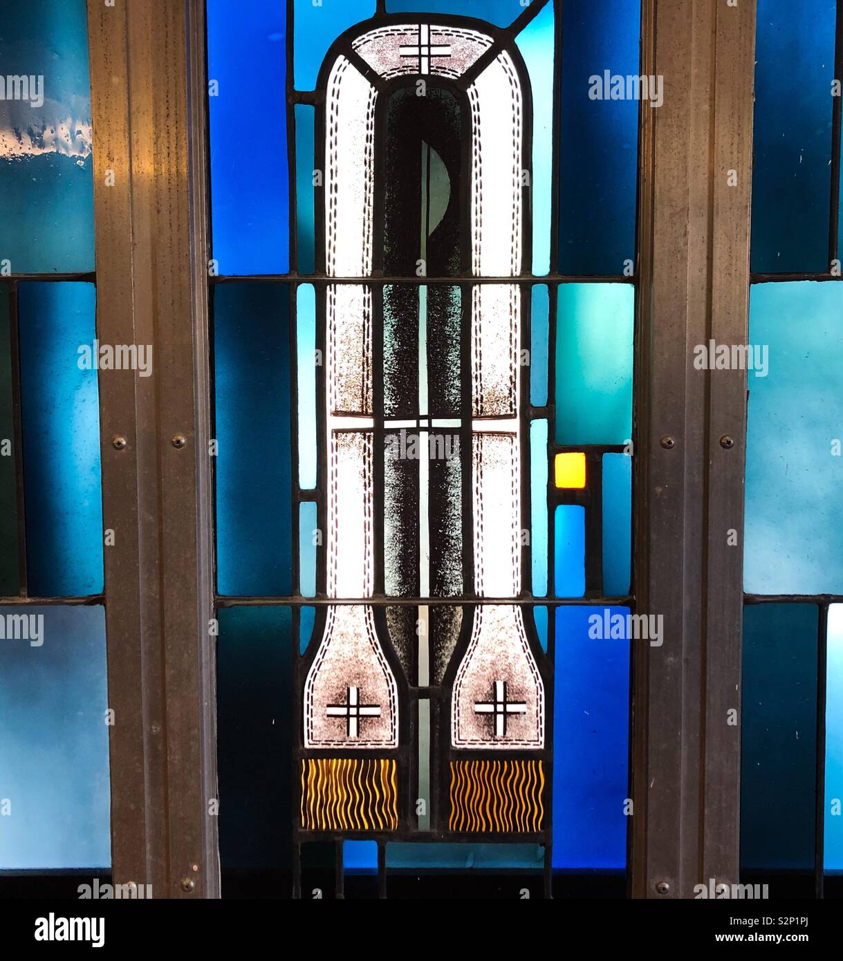 Priest anointing sick hospital hi-res stock photography and images - Alamy