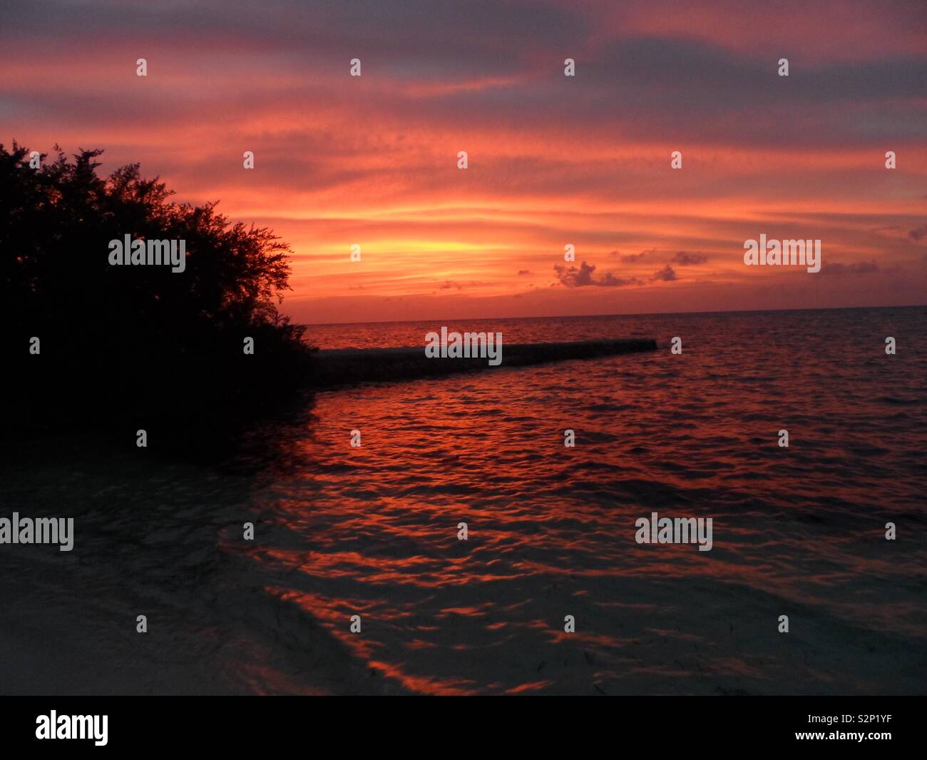 The maldives sunset hi-res stock photography and images - Alamy
