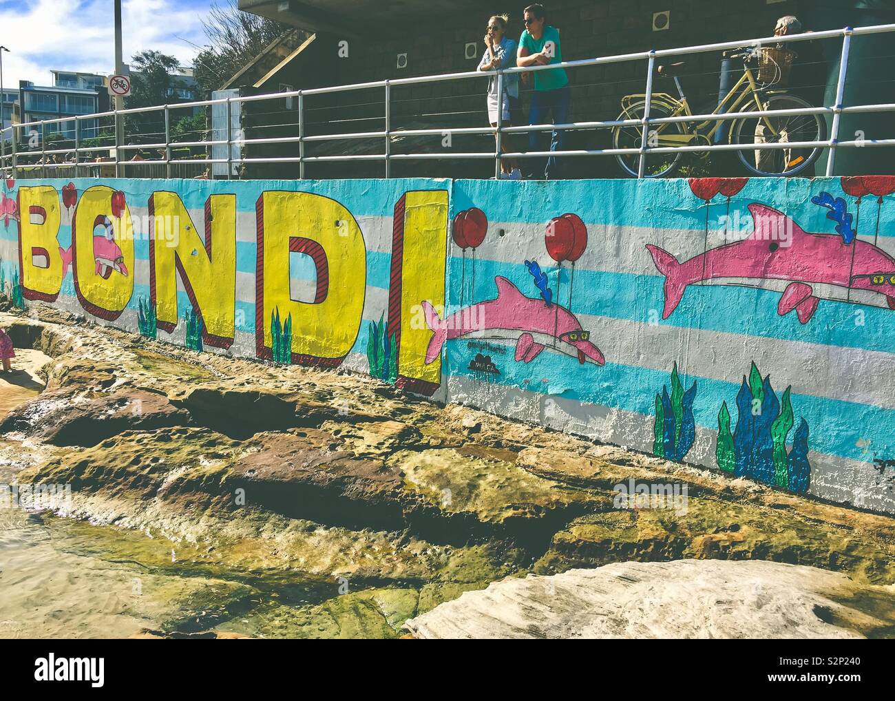 Beach street art hi-res stock photography and images - Alamy
