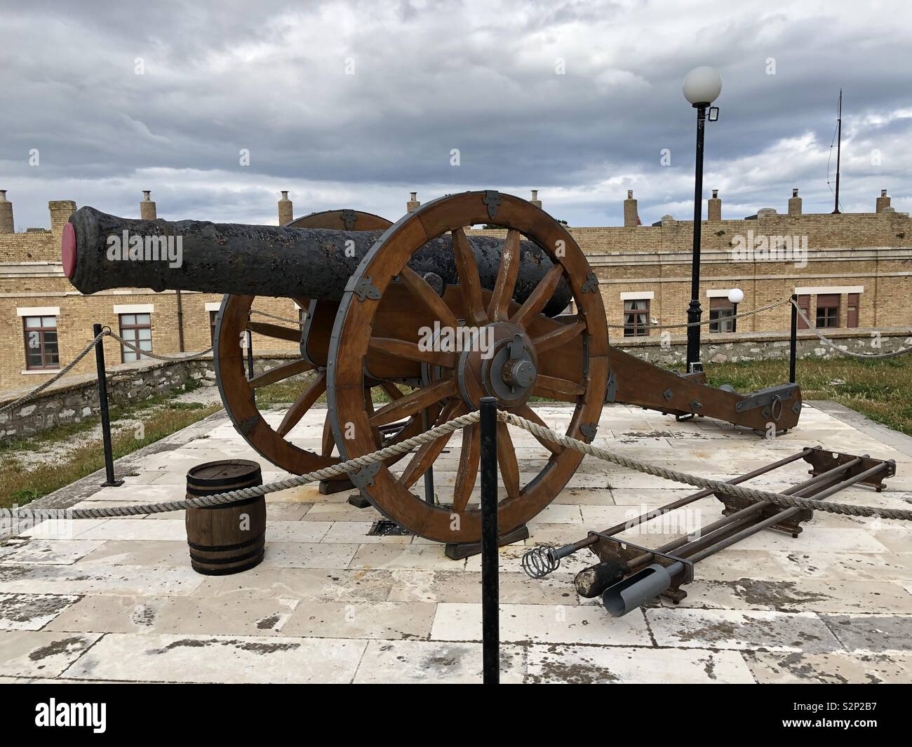 Cannon Barrel High Resolution Stock Photography and Images - Alamy