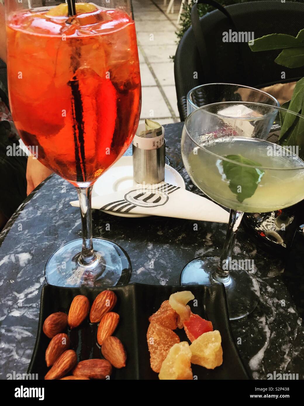 Cocktail oclock hi-res stock photography and images - Alamy