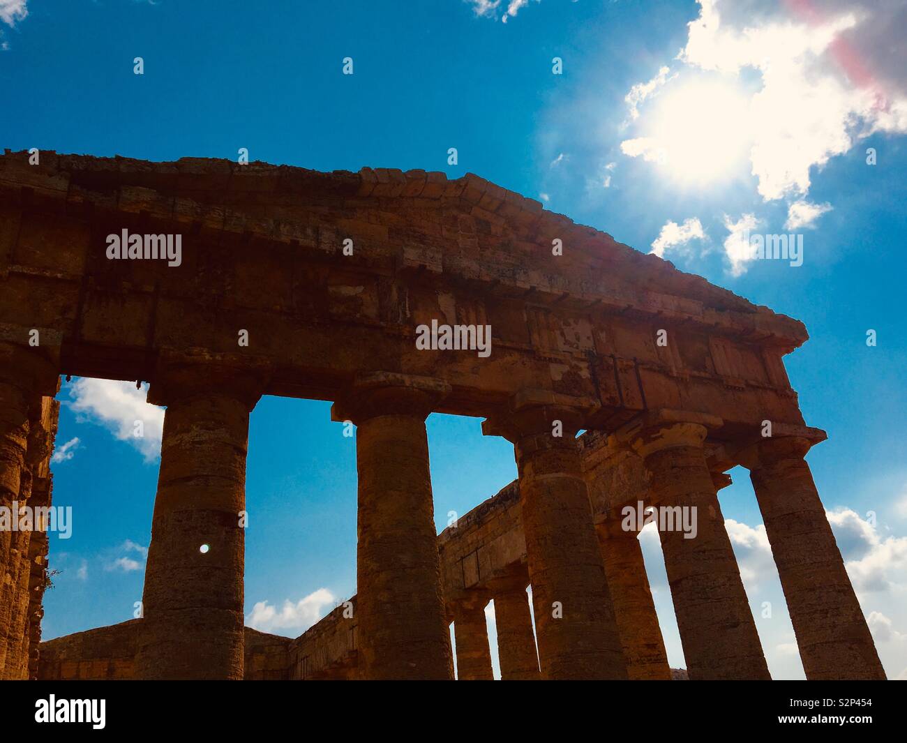 Segesta temple hi-res stock photography and images - Alamy