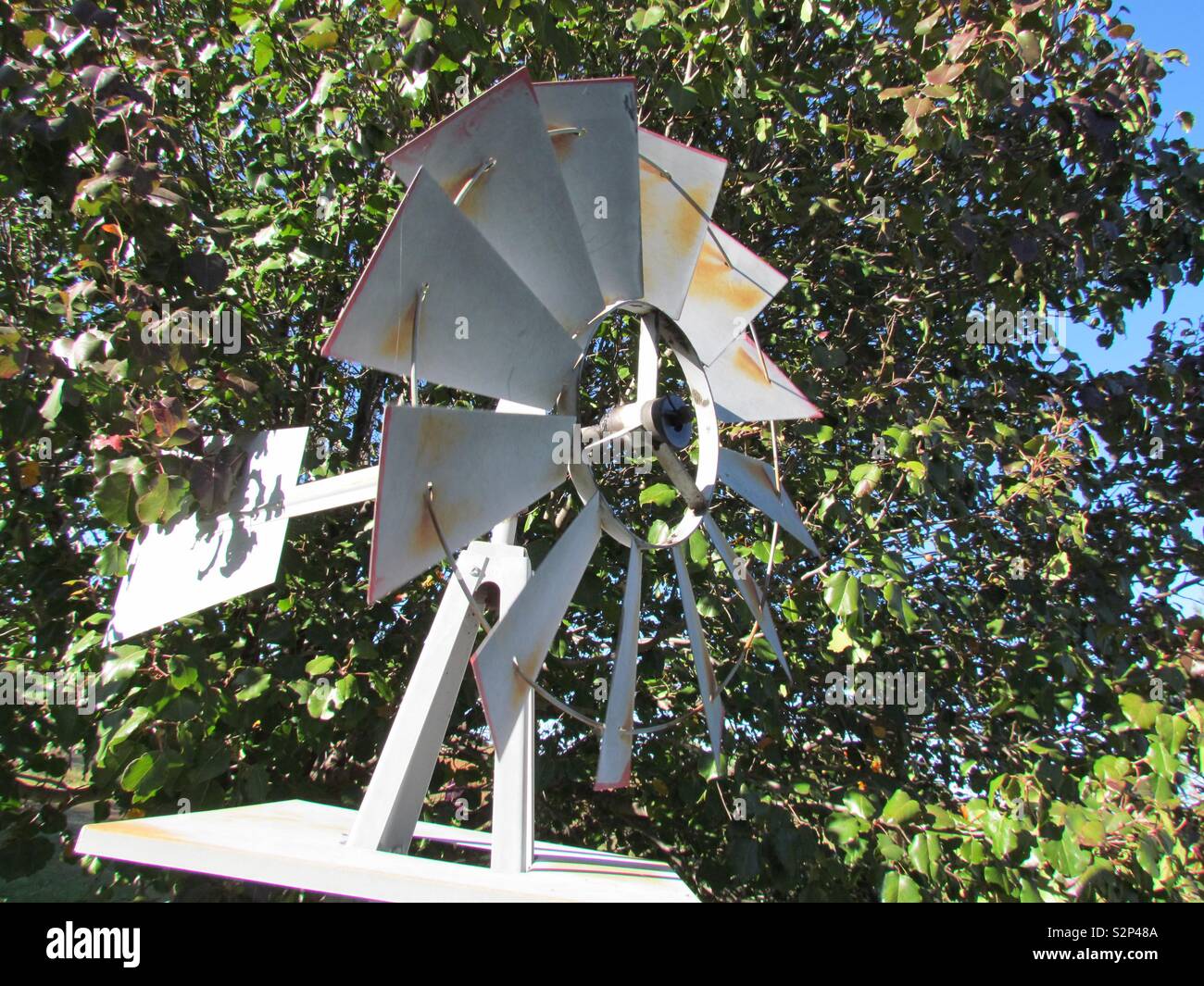 Windmill background hi-res stock photography and images - Alamy