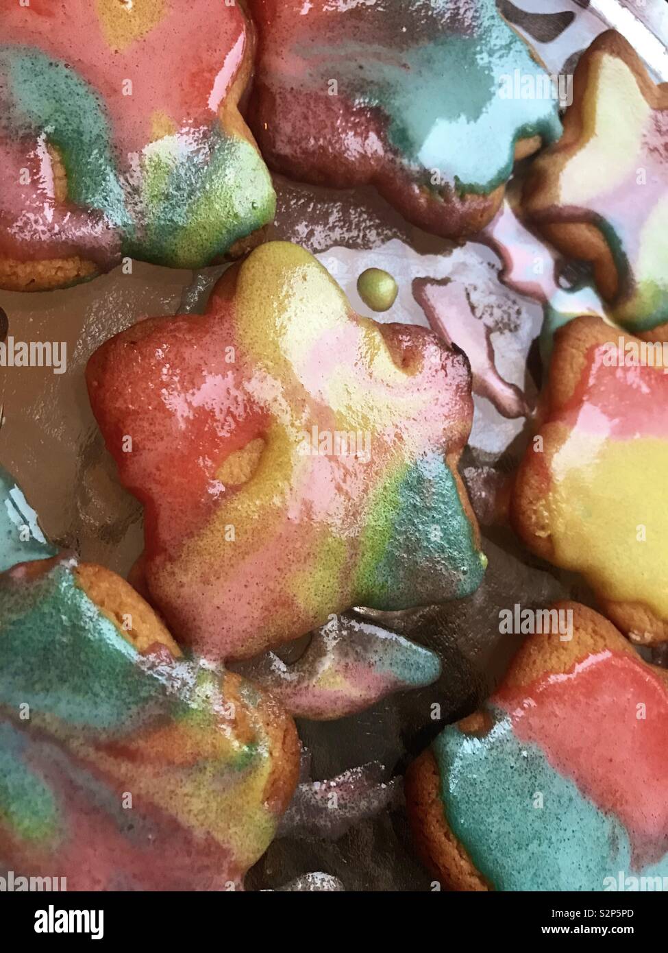 Rainbow colored icing hi-res stock photography and images - Alamy