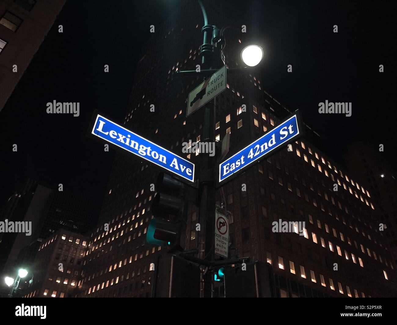 Lexington ave hi-res stock photography and images - Alamy