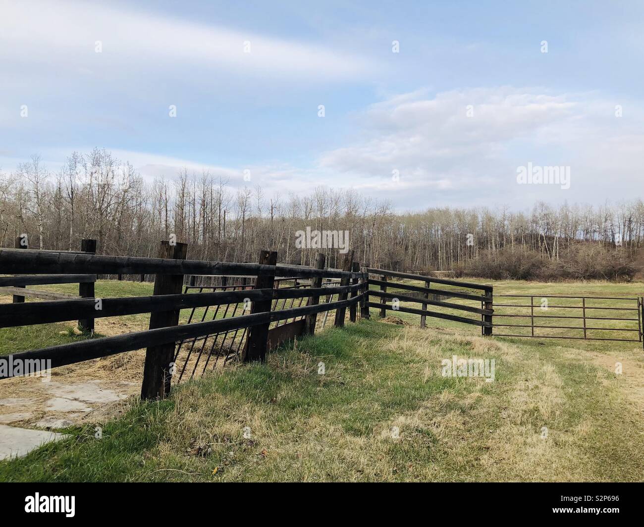Farm fences hi-res stock photography and images - Alamy