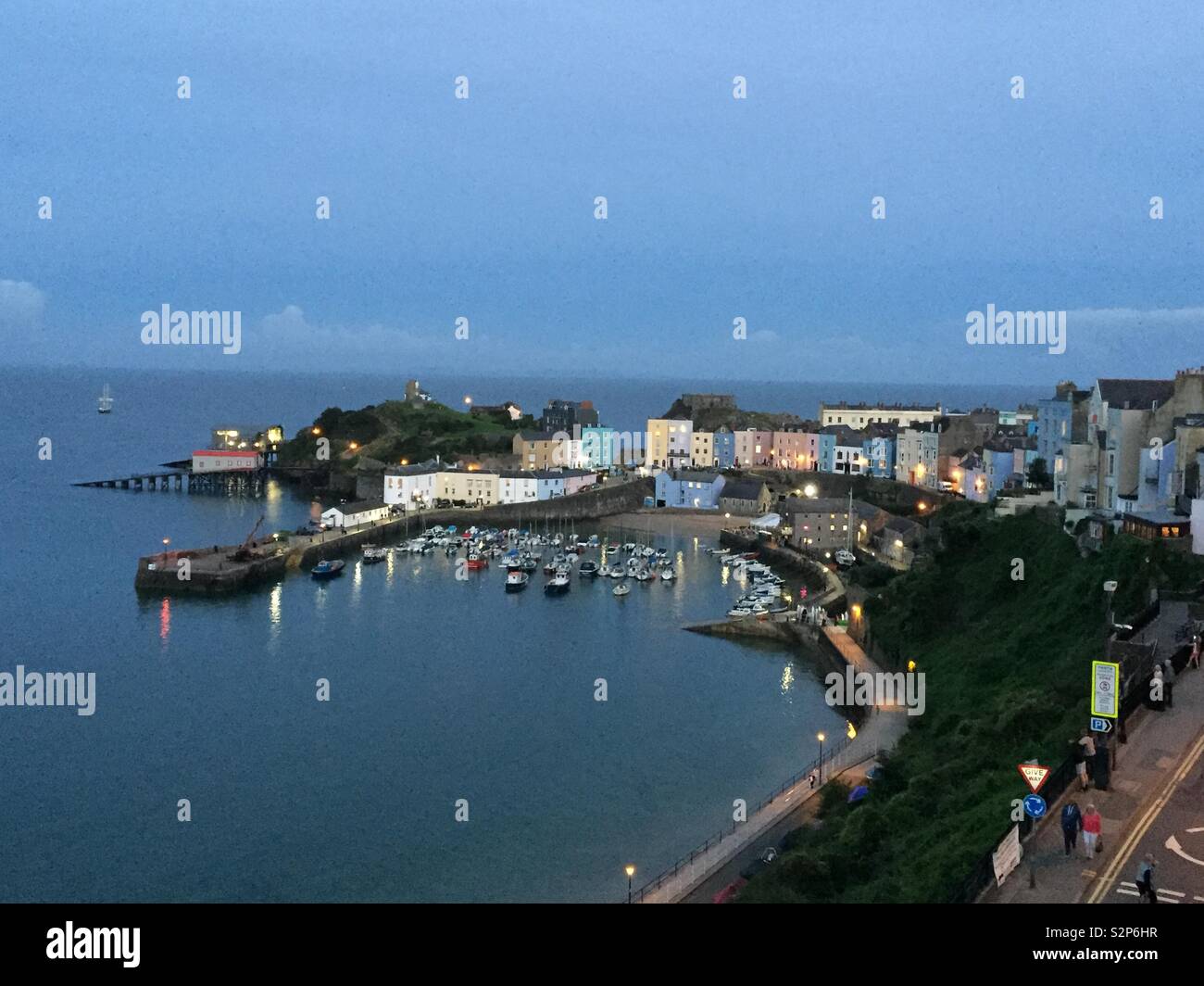 Sunset tenby hi-res stock photography and images - Alamy