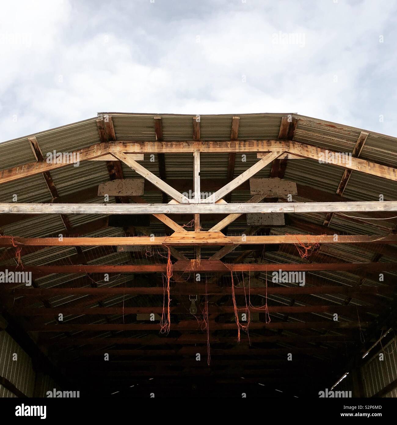 Truss rafters hi-res stock photography and images - Alamy