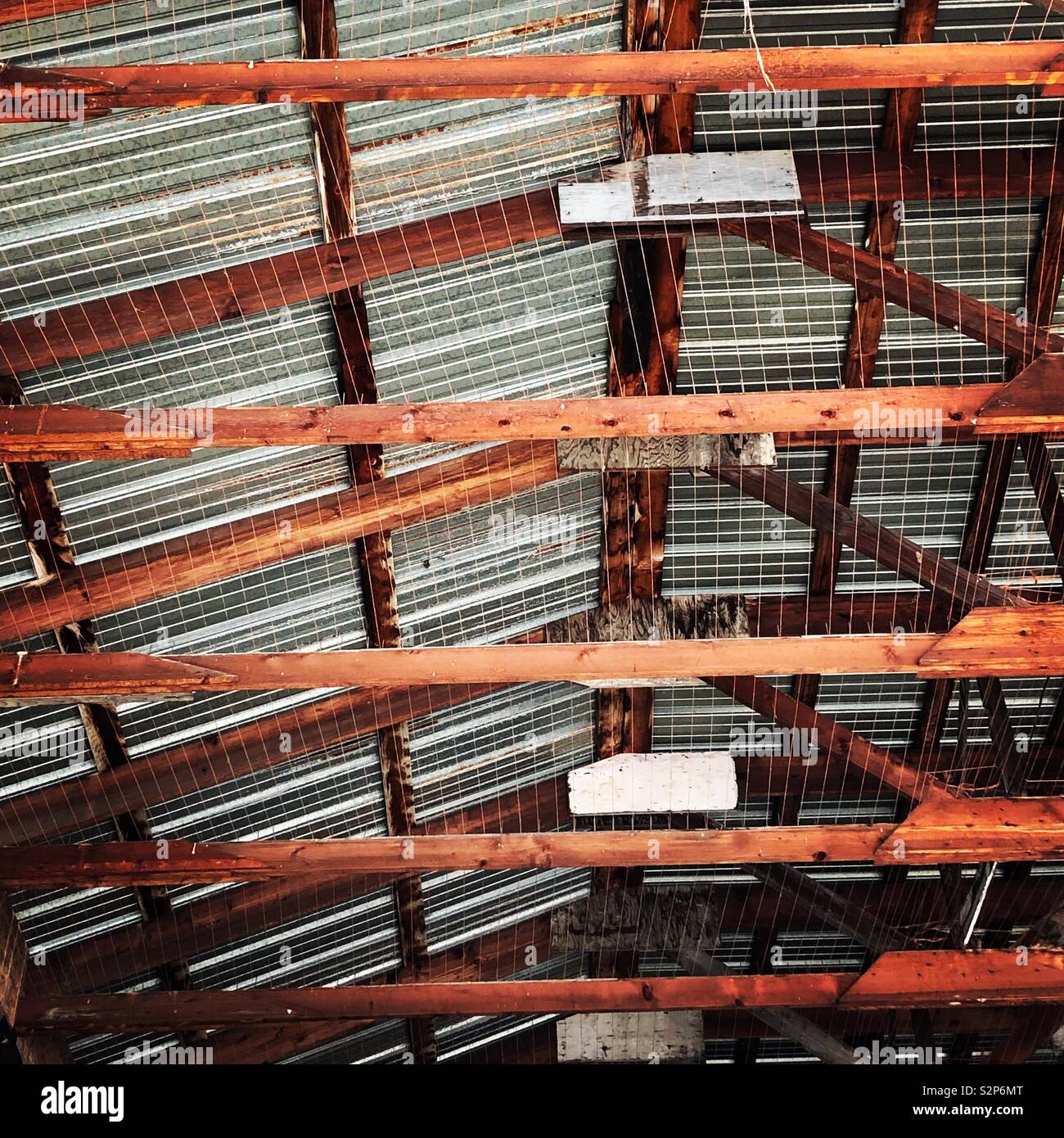 Barn rafters hi-res stock photography and images - Alamy
