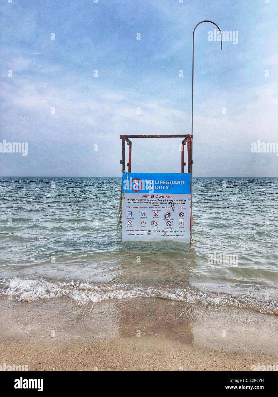 High water levels flood the beach Stock Photo - Alamy