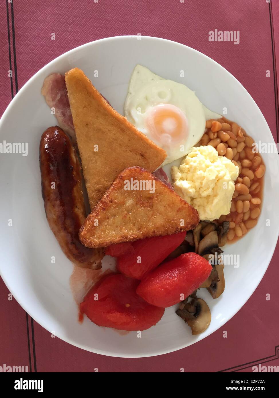 Full english breakfast hash brown hi-res stock photography and images ...