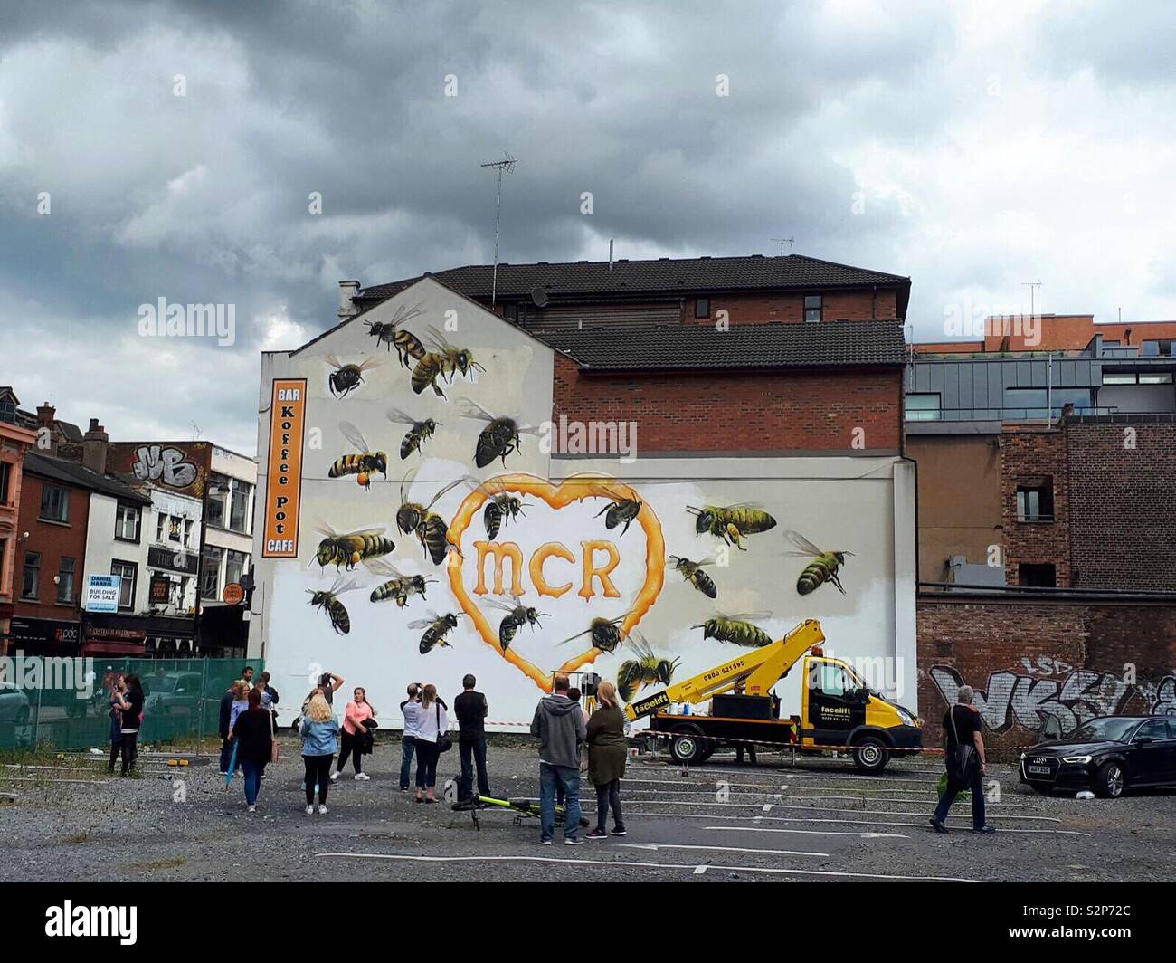 Manchester worker bee hi-res stock photography and images - Alamy