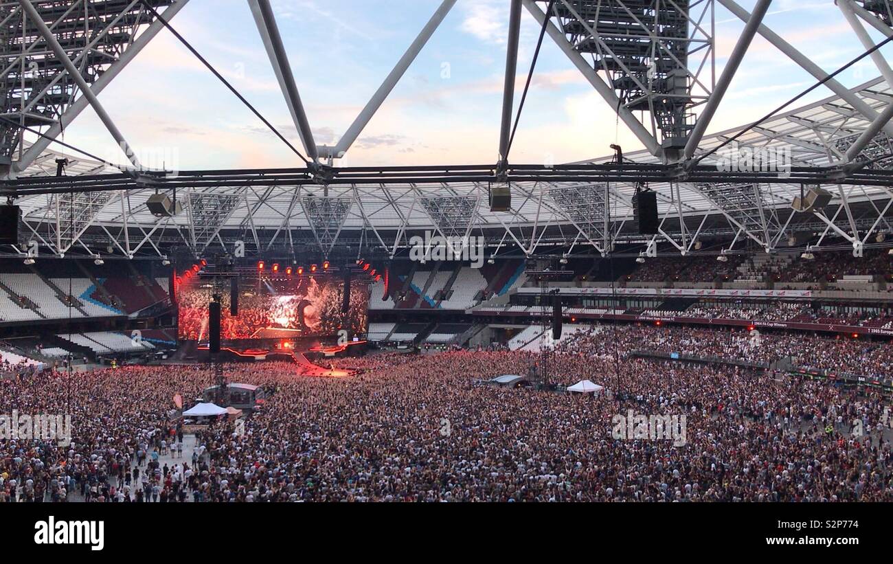 London stadium concert hi-res stock photography and images - Alamy