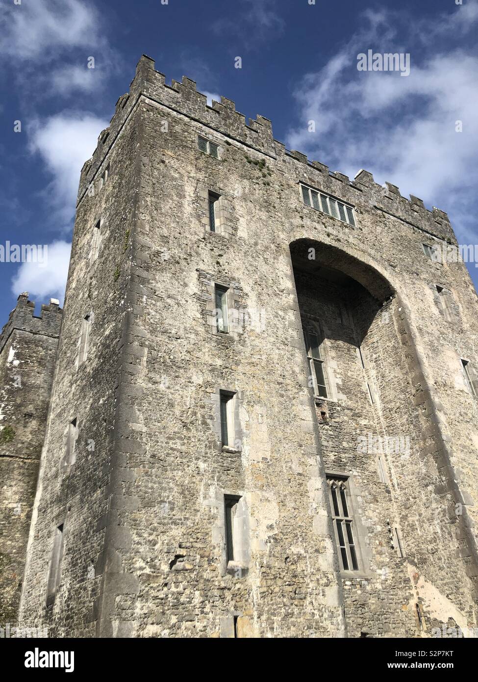 Bunratty castle ireland hi-res stock photography and images - Alamy
