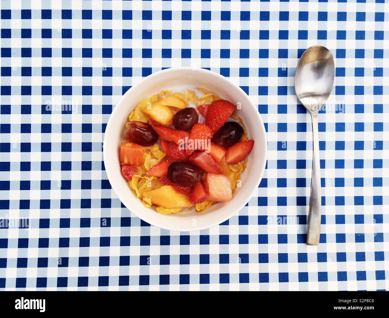 Strawberry and cornflakes hi-res stock photography and images - Alamy