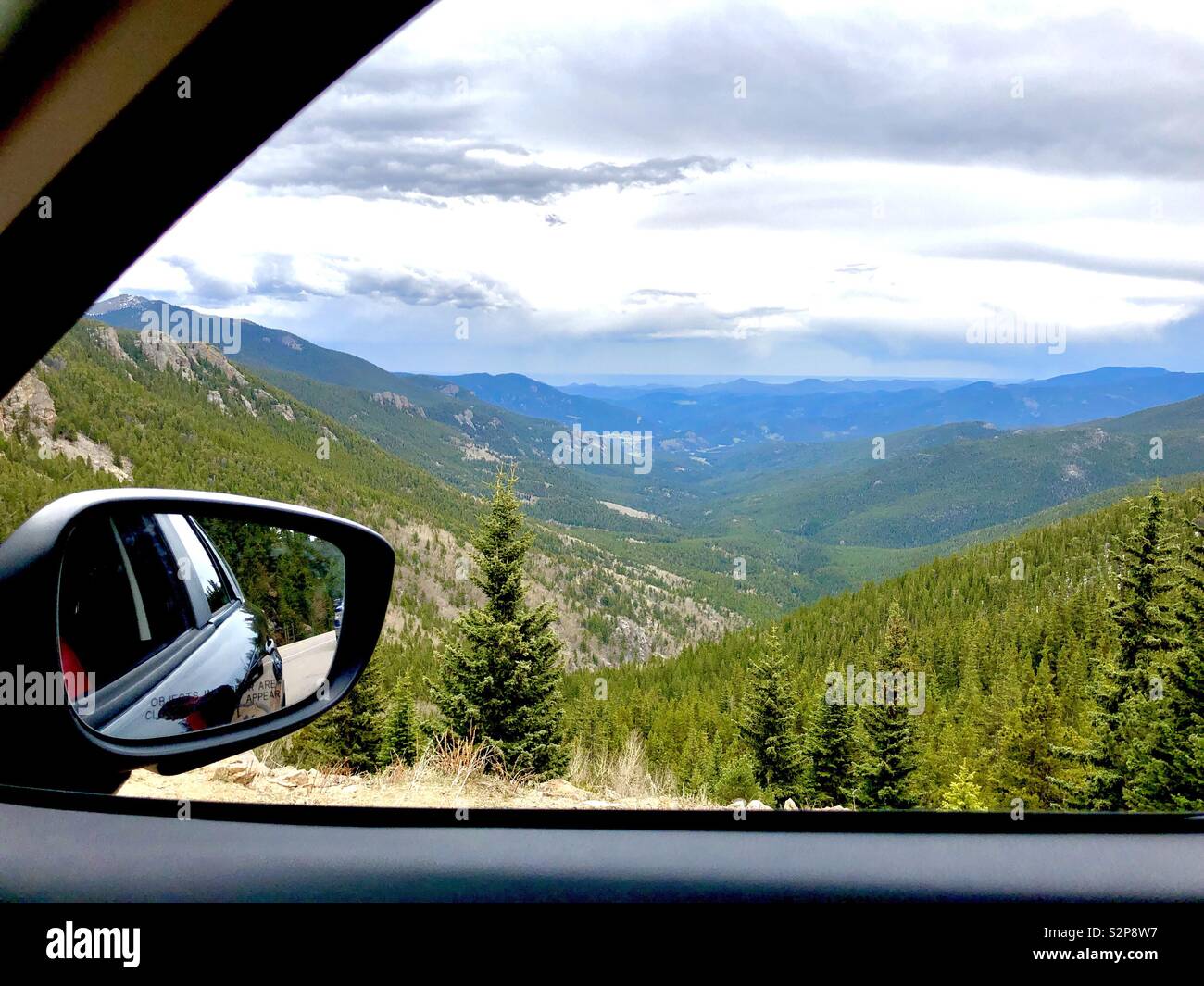 Drop off view hi-res stock photography and images - Alamy