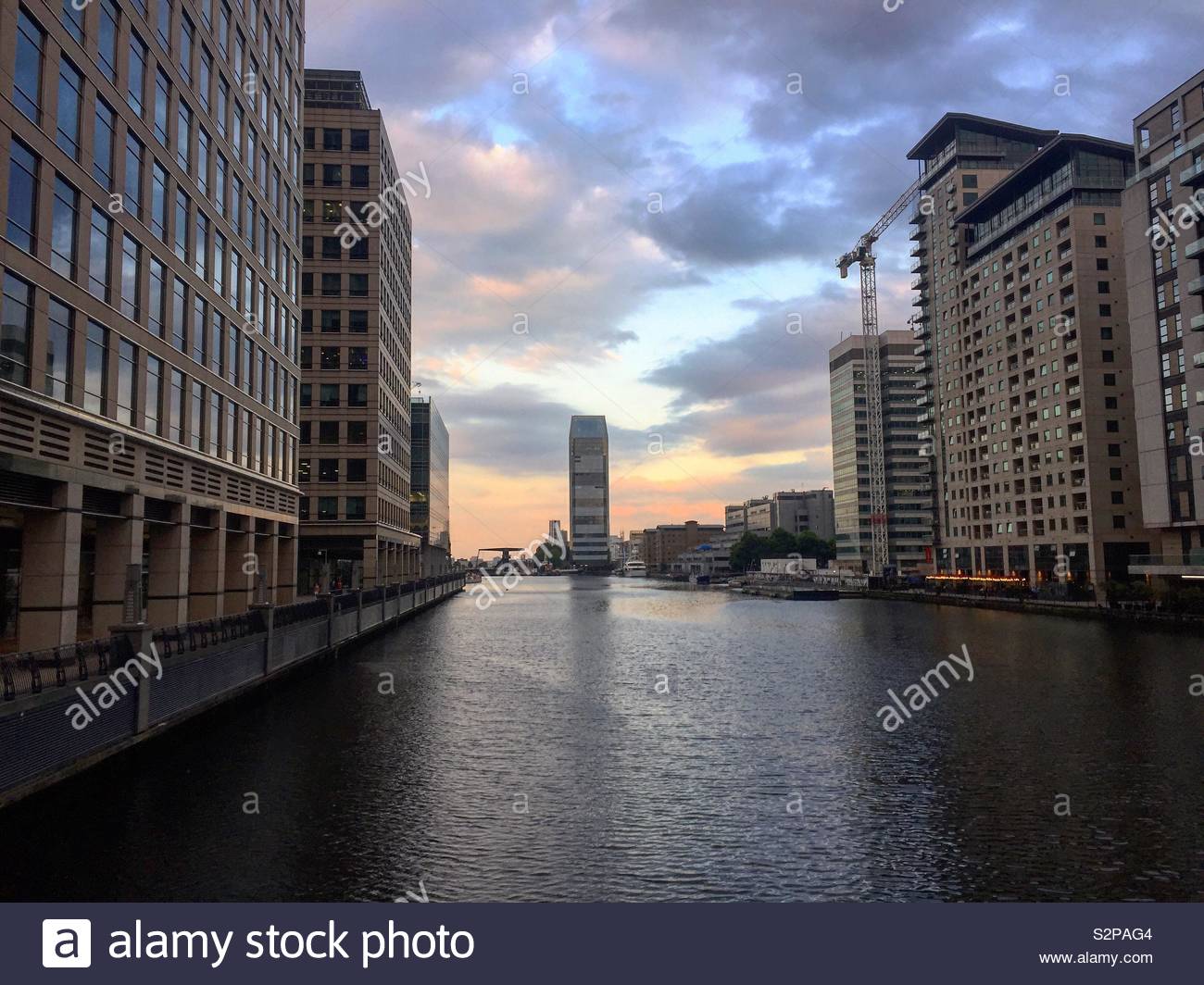 Canada water apartments hi-res stock photography and images - Alamy