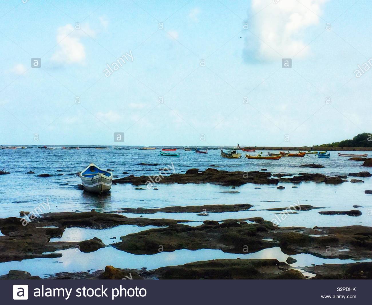 Bandstand beach mumbai hi-res stock photography and images - Alamy