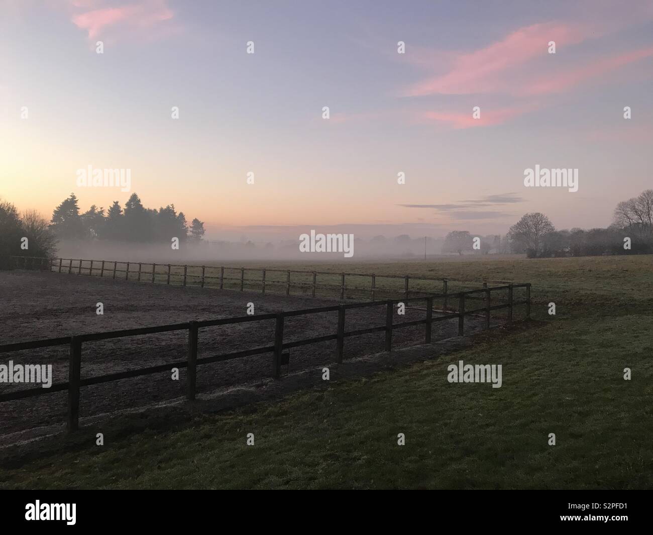 Pink misty sunset hi-res stock photography and images - Alamy