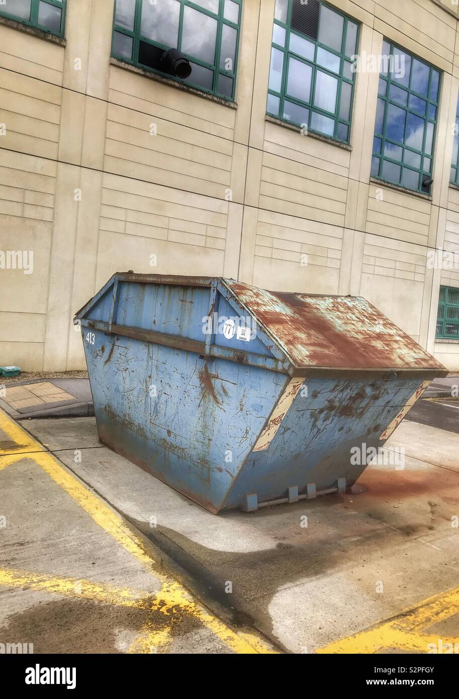 Refuse skip hi-res stock photography and images - Alamy