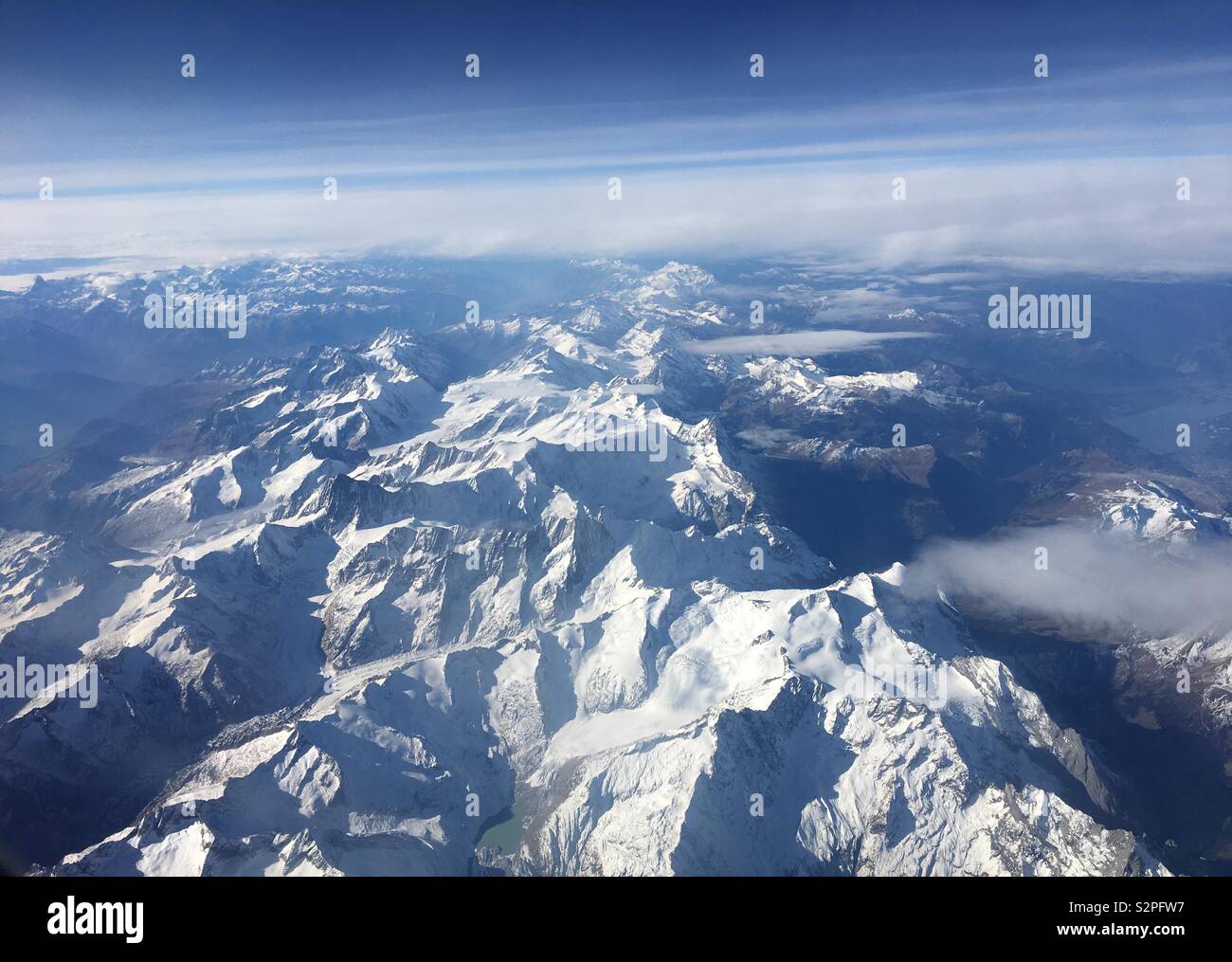 Plane snow mountains hi-res stock photography and images - Alamy