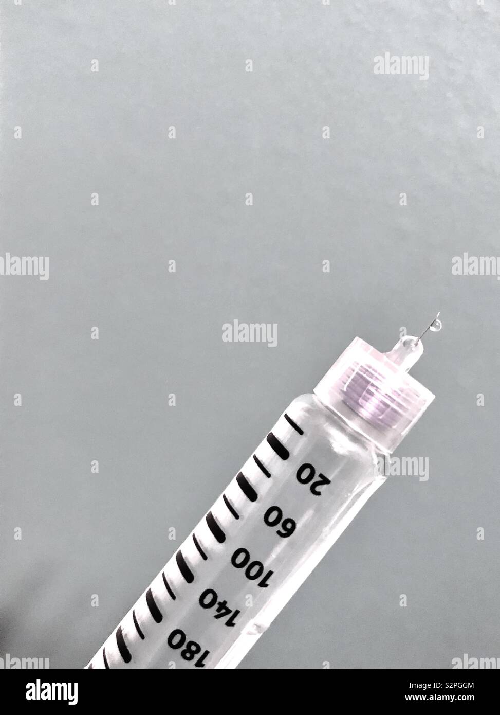 Insulin syringe hi-res stock photography and images - Alamy