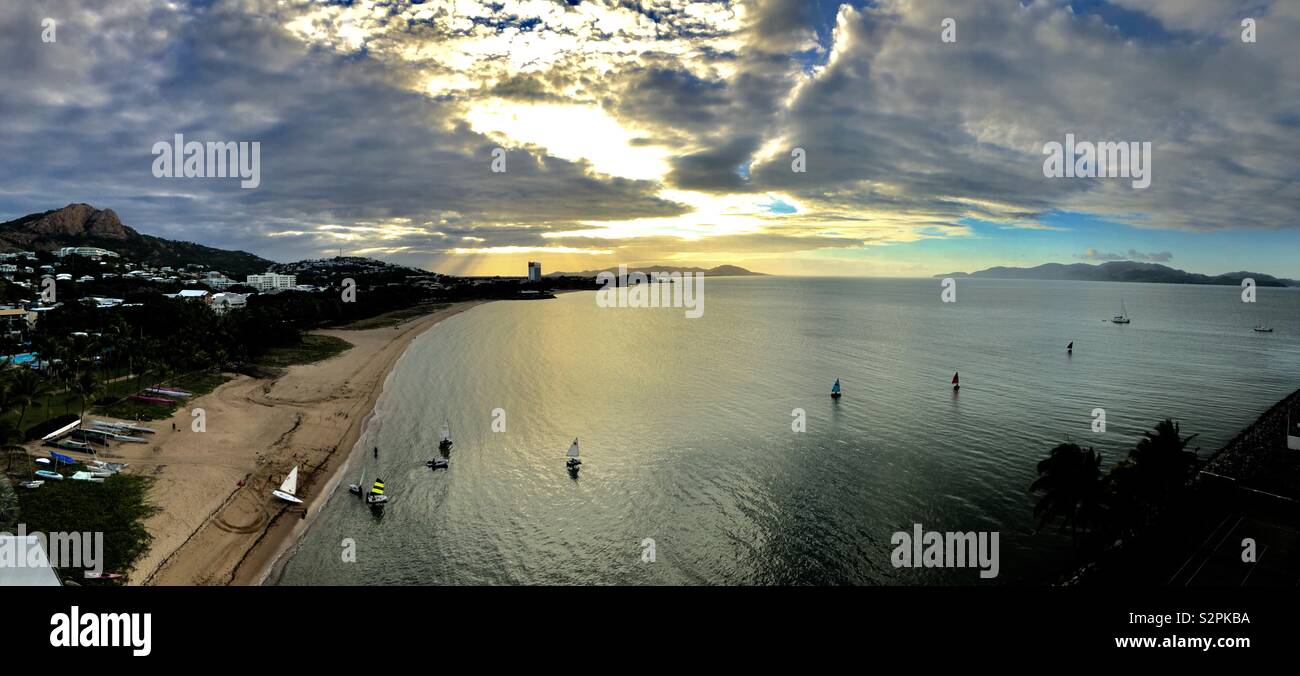The strand townsville hi-res stock photography and images - Alamy
