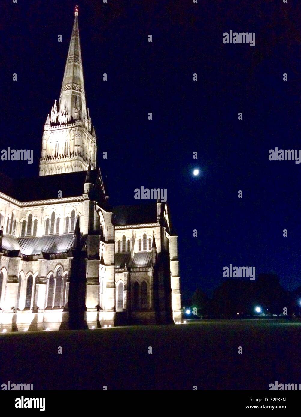 Cathedral spire at night hi-res stock photography and images - Alamy
