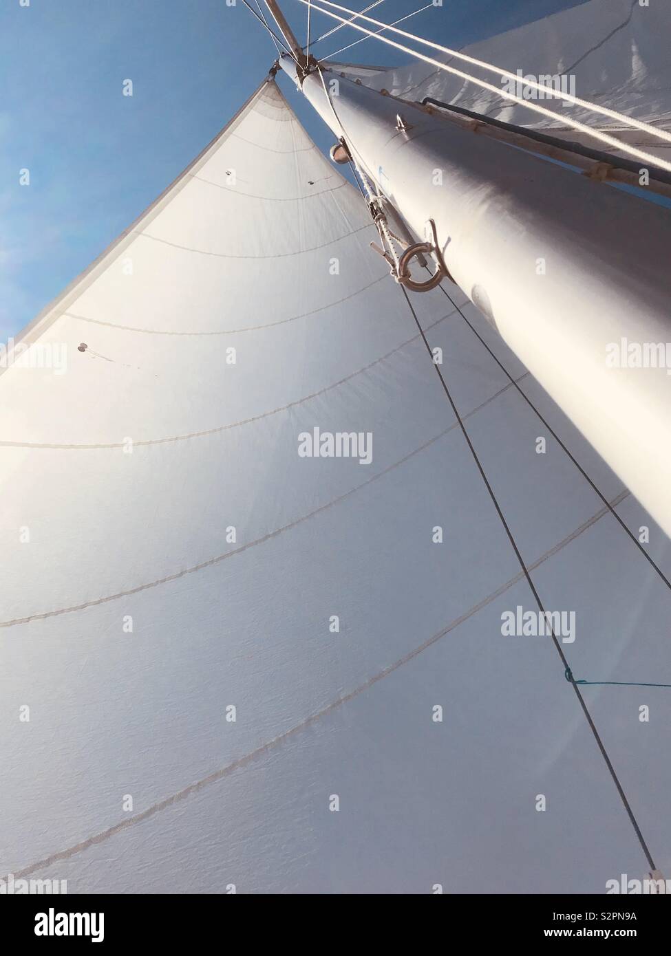 Sails wind hi-res stock photography and images - Alamy