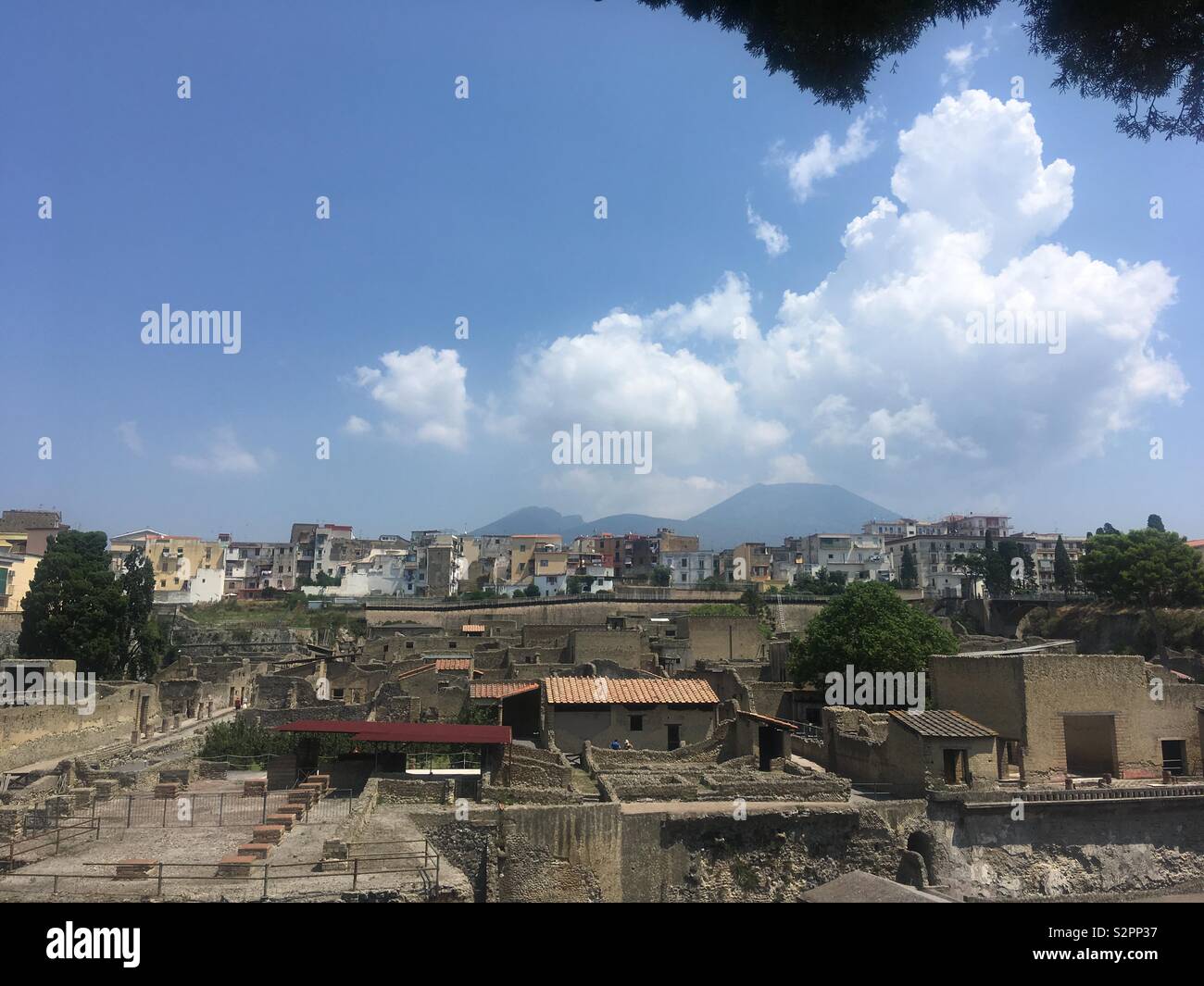 Pompeii herculaneum vesuvius hi-res stock photography and images - Alamy