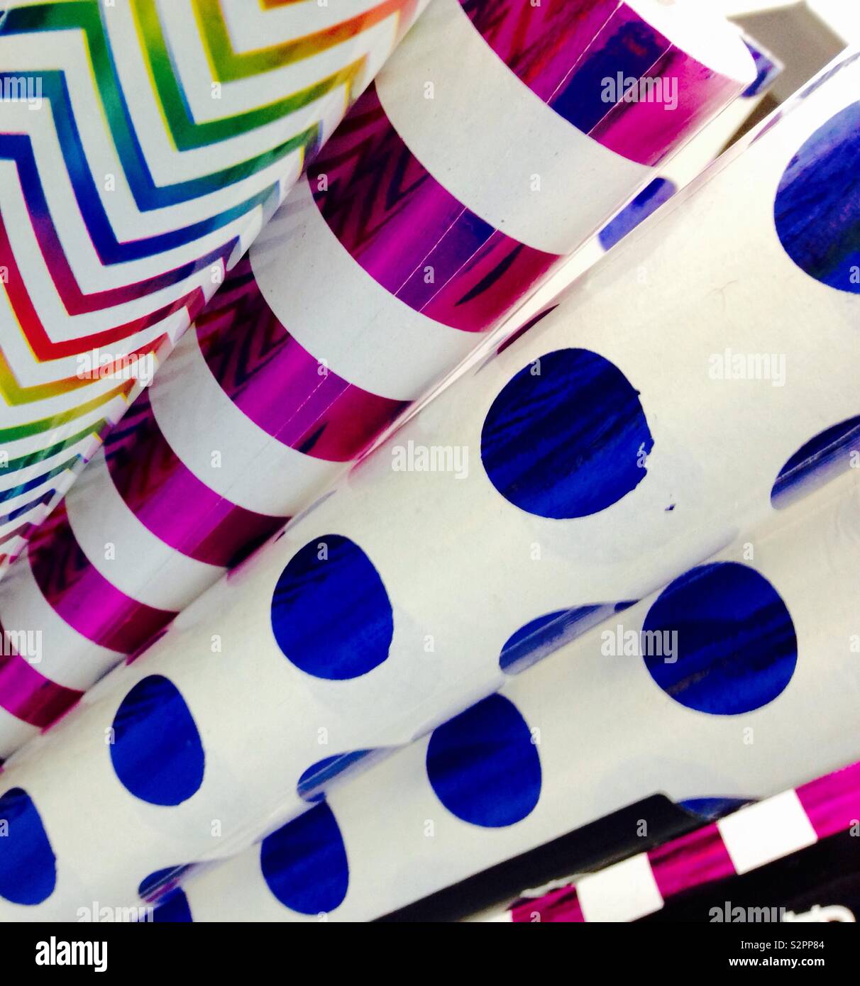 Shiny wrapping paper hi-res stock photography and images - Alamy
